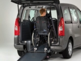 Rolstoelauto kopen, nieuw of occasion | Freedom Auto Aanpassingen